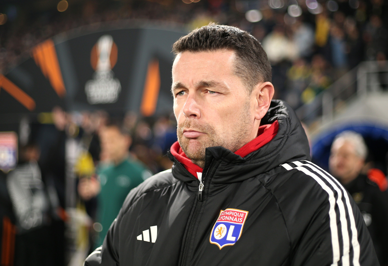 Palace to speak with Pierre Sage as club looks to replace Oliver Glasner