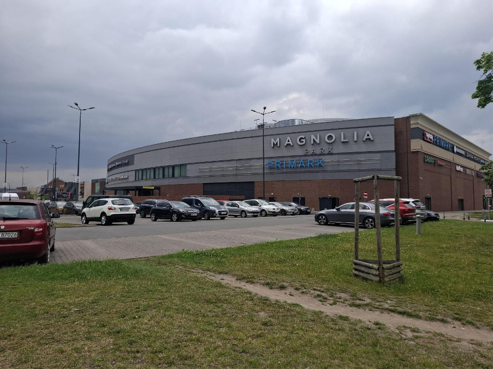 Im dalej w parking, tym mniej aut, od dziś pod Magnolią trzeba płacić ...