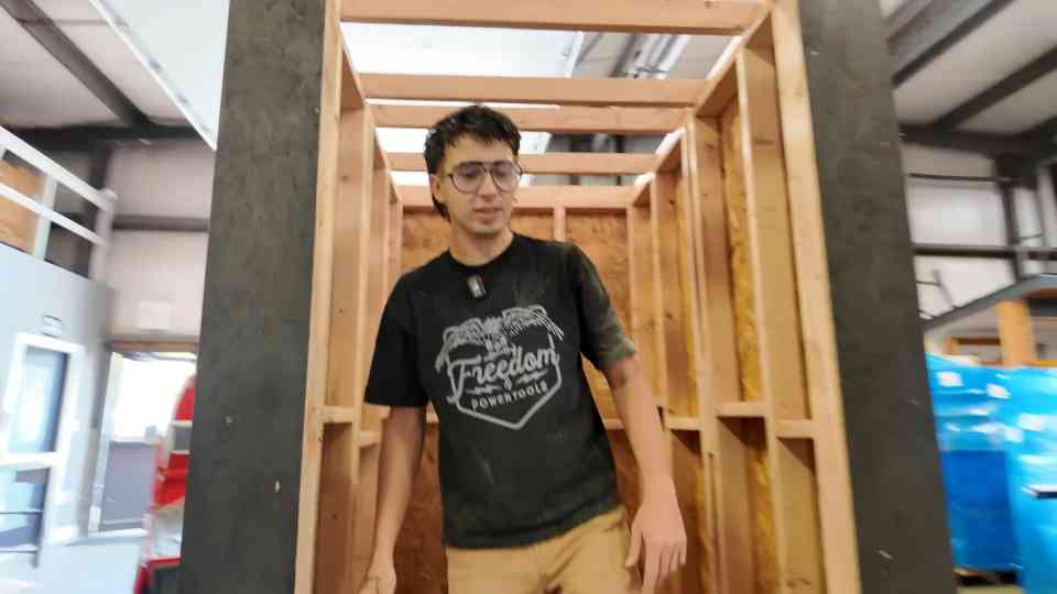 Weak men work from home – he built a hidden office in a truck
