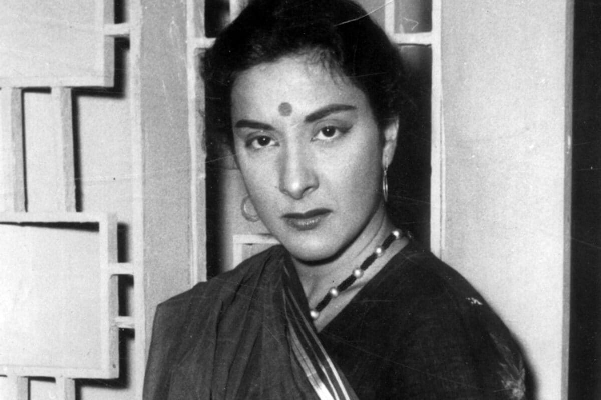 Priya Dutt remembers mom Nargis on her birth anniversary: 'Missing her ...