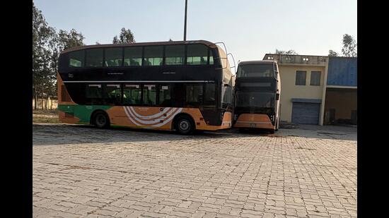 Lucknow-Ayodhya double-decker buses fail to attract commuters