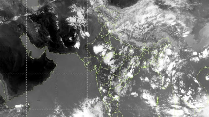 Storms and heat linger as monsoon makes slow approach on Tuesday