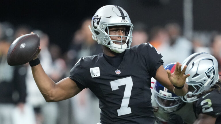 USA Today ranks all 32 NFL starting quarterbacks from worst to best
