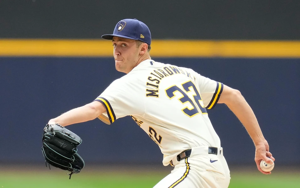 Brewers surge to NL Central lead after dominant May