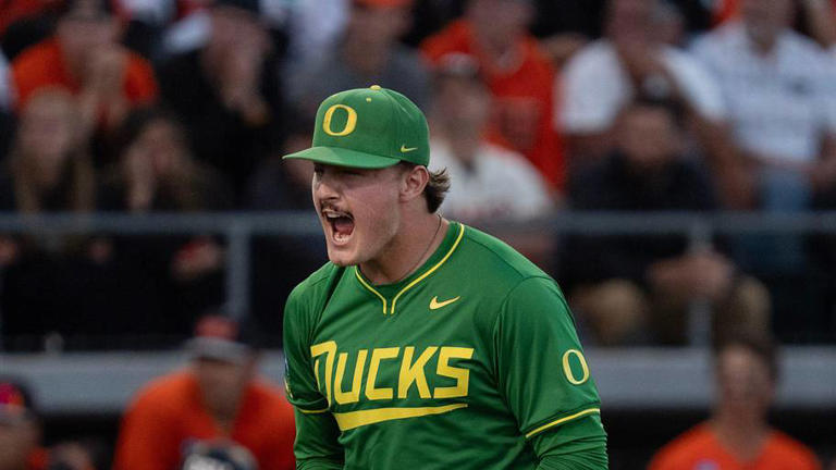 Dan Lanning fuels Oregon baseball buzz before Austin super regional