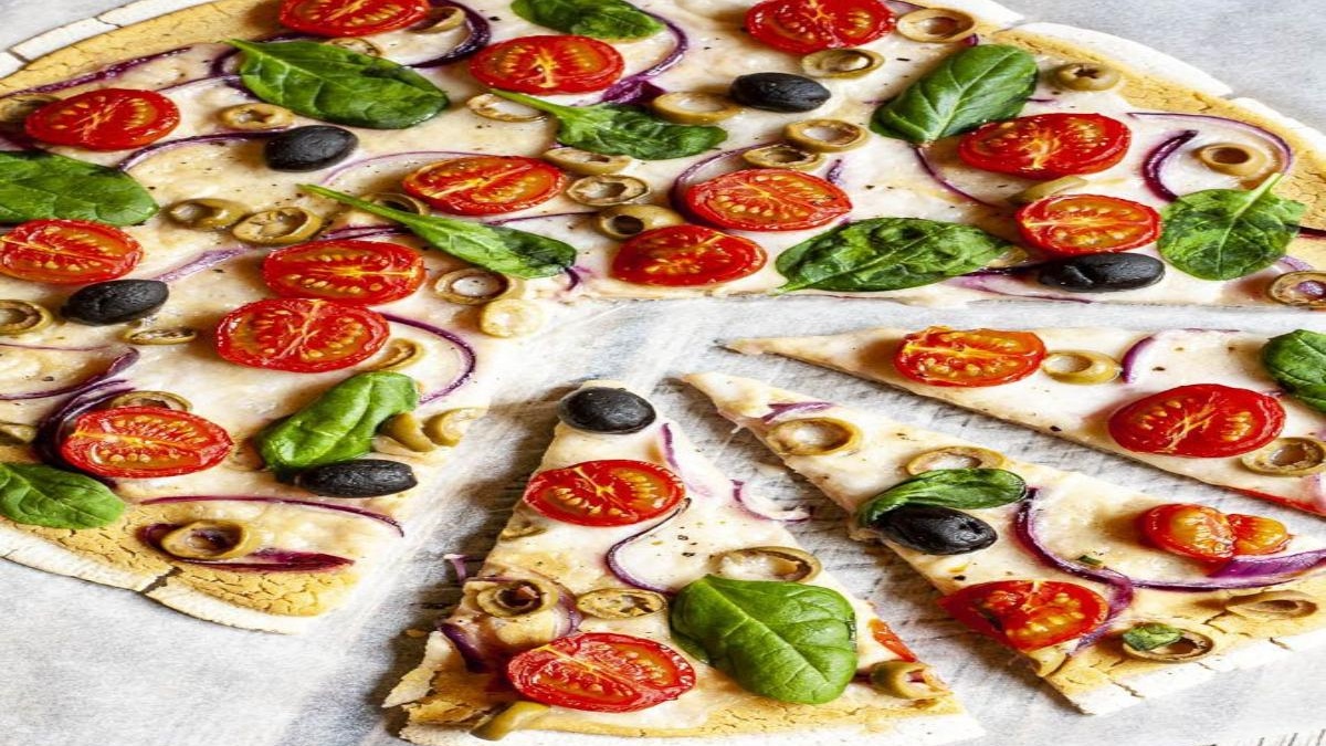 This Mediterranean pizza twist is winning over food lovers looking for ...