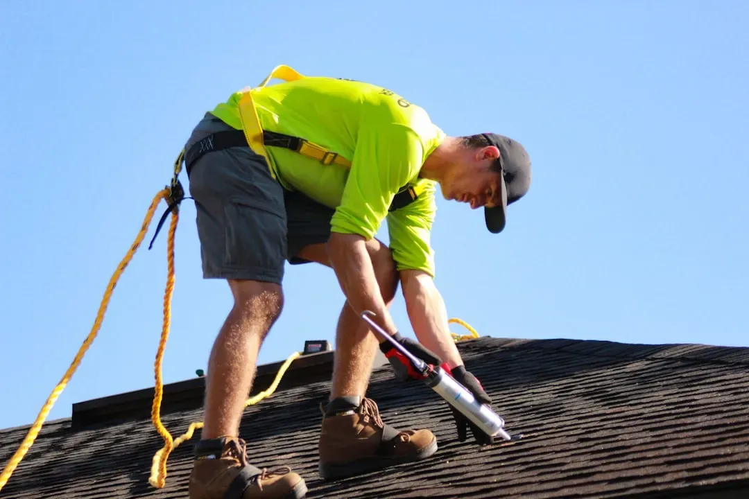 16 things around the house men need to stop attempting to fix themselves