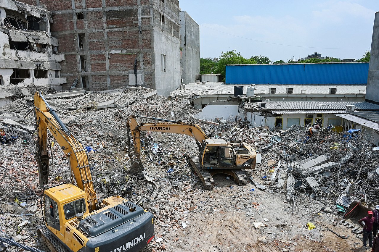 Saket building collapse: Owner arrested as probe widens, MCD orders ...