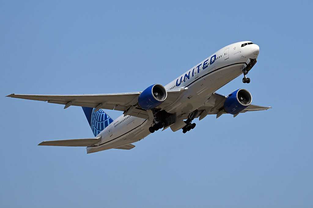United Airlines flight to Spain turns back to US because of Bluetooth ...