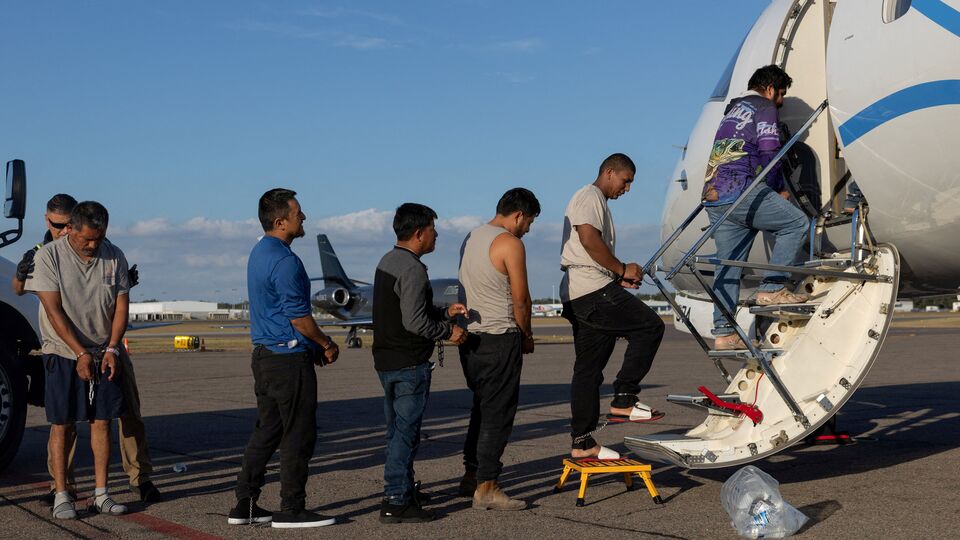 Trump admin weighs plan to reject asylum applications without ...