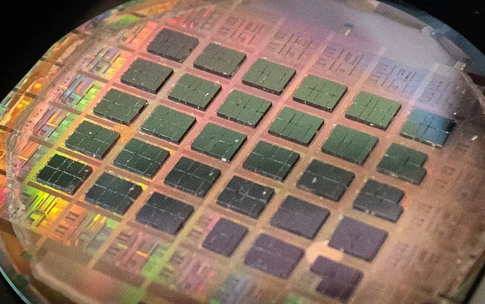 EU to join US-led chip pact as it weighs China curbs