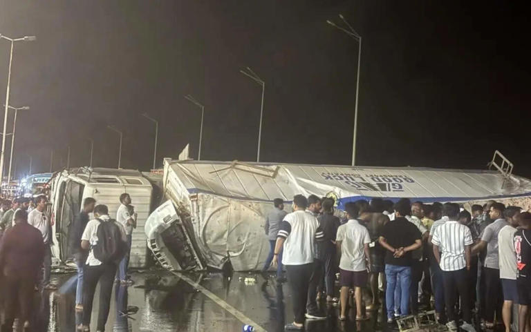 2 killed, 2 seriously injured in early morning truck, trailer, MUV ...