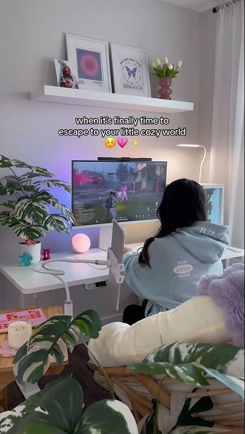 Real-life calm meets virtual chaos