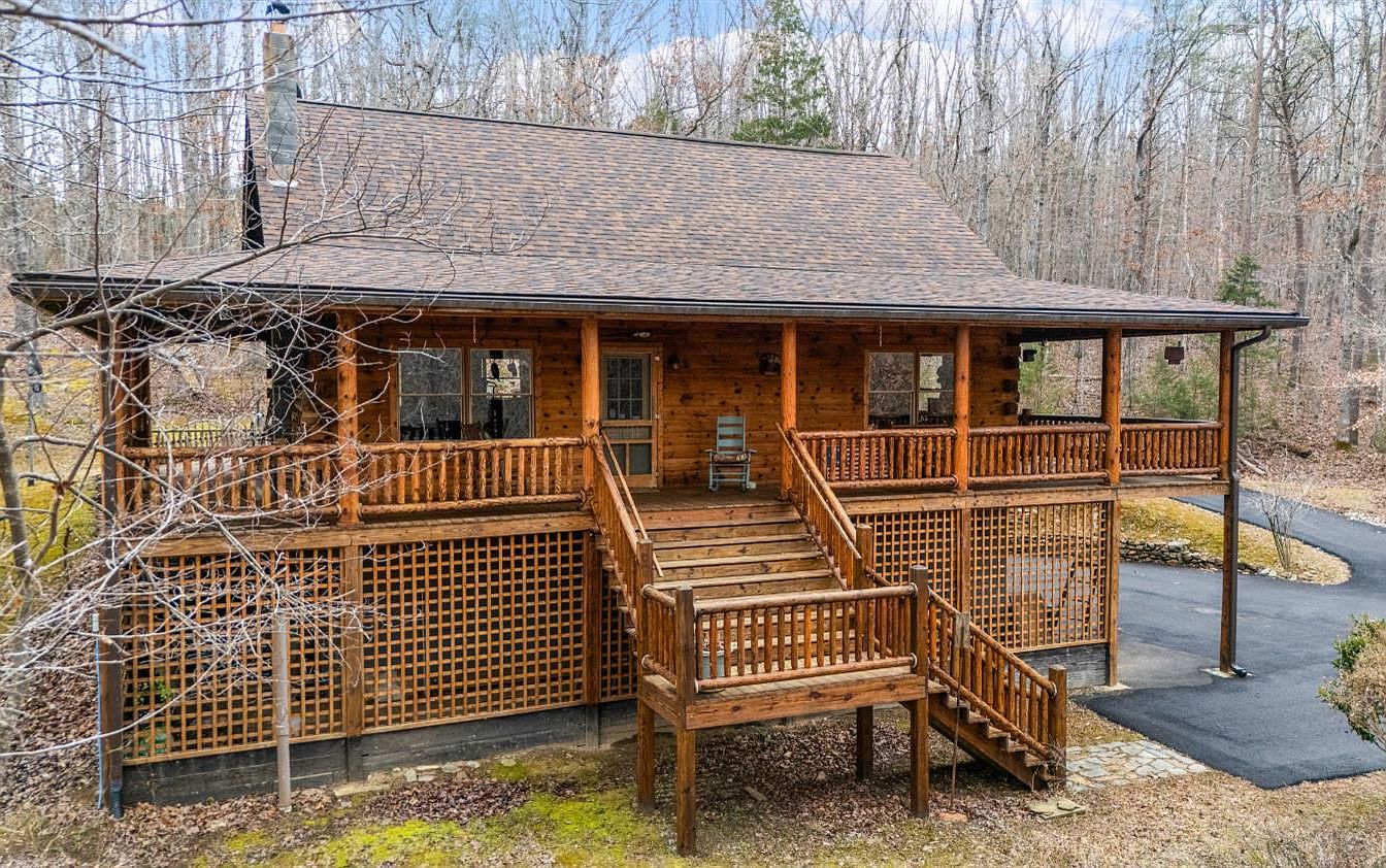 Experience a 2000 log residence in Shipman, Virginia with scenic ...