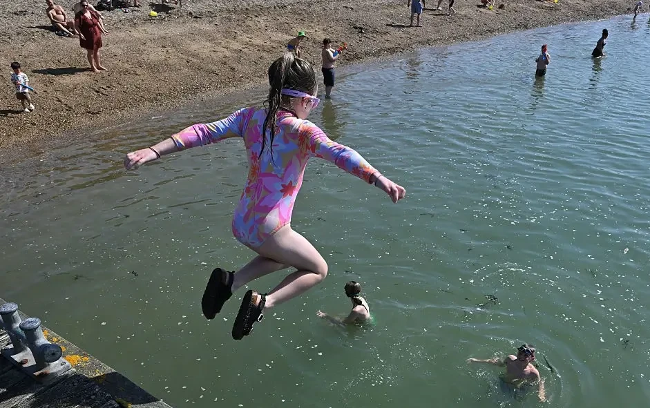 UK heatwave water deaths reach 15 as safety alerts grow