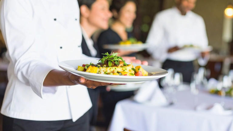 A chef says no one is spitting in your soup, but bad customers may ...