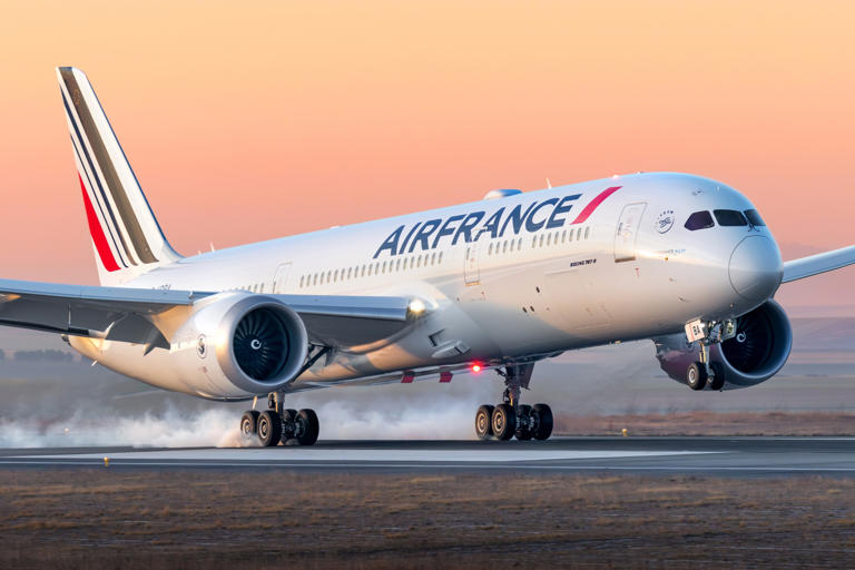 Airline stocks jolted by sudden spike in crude oil prices