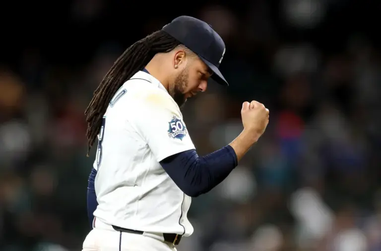 The Blue Jays need to sign Luis Castillo
