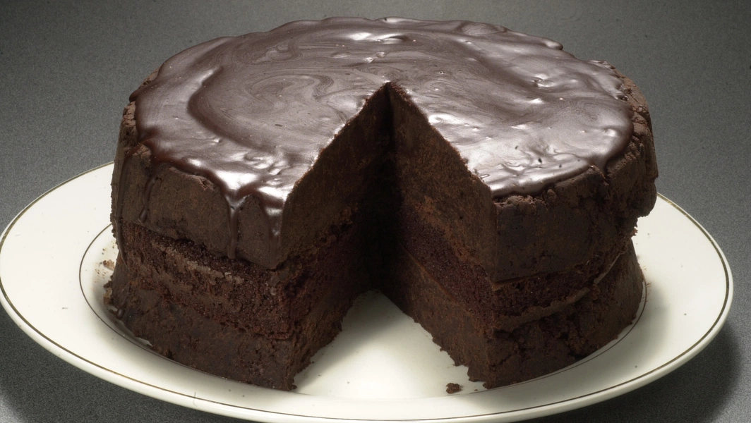 Master the art of chocolate ganache drip