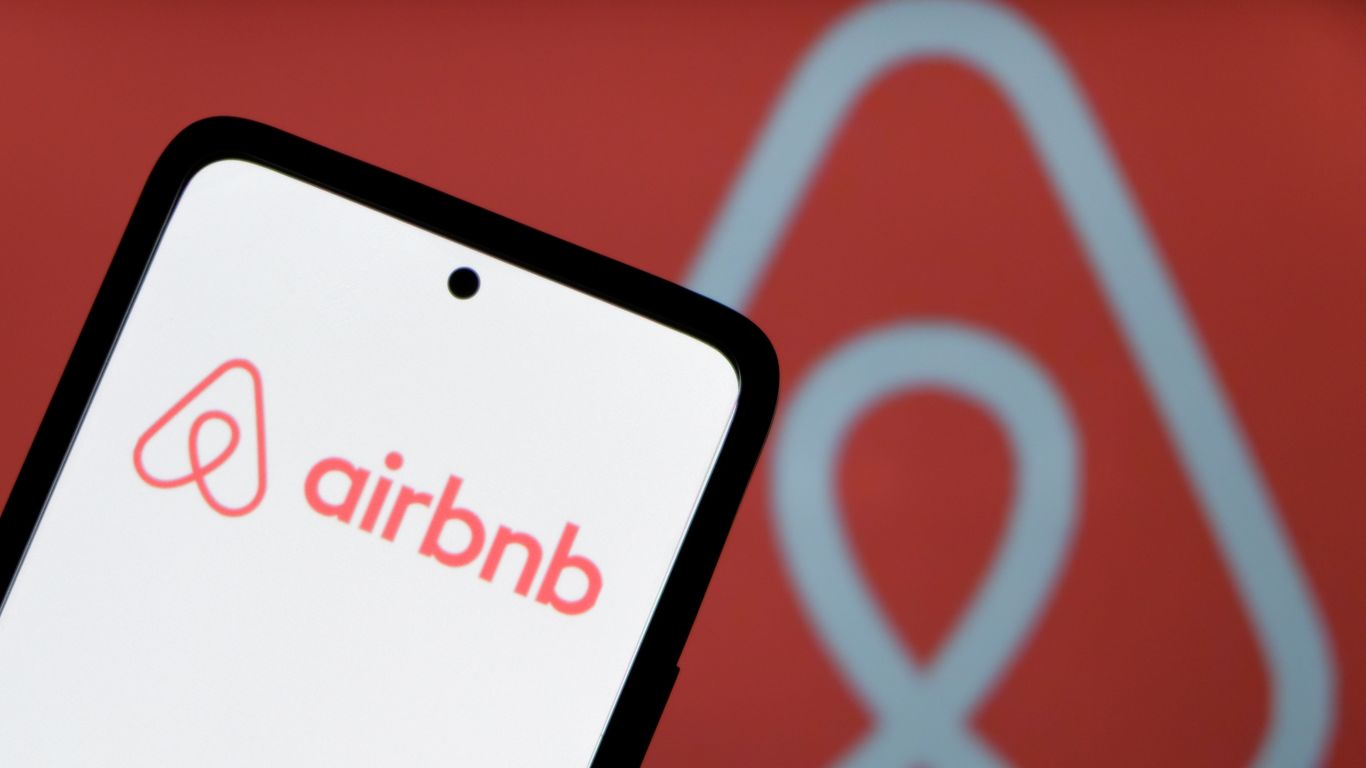 Airbnb hosts ask City Council to reject Parker's short-term rental tax
