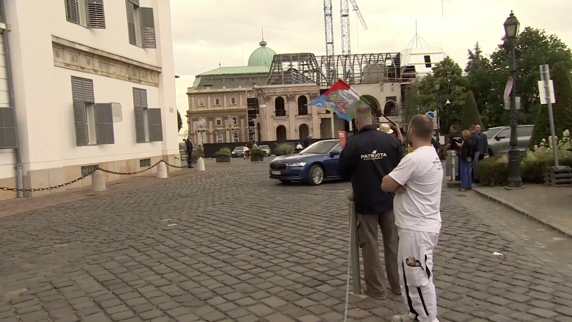Hungarian government to amend constitution to allow removal of president