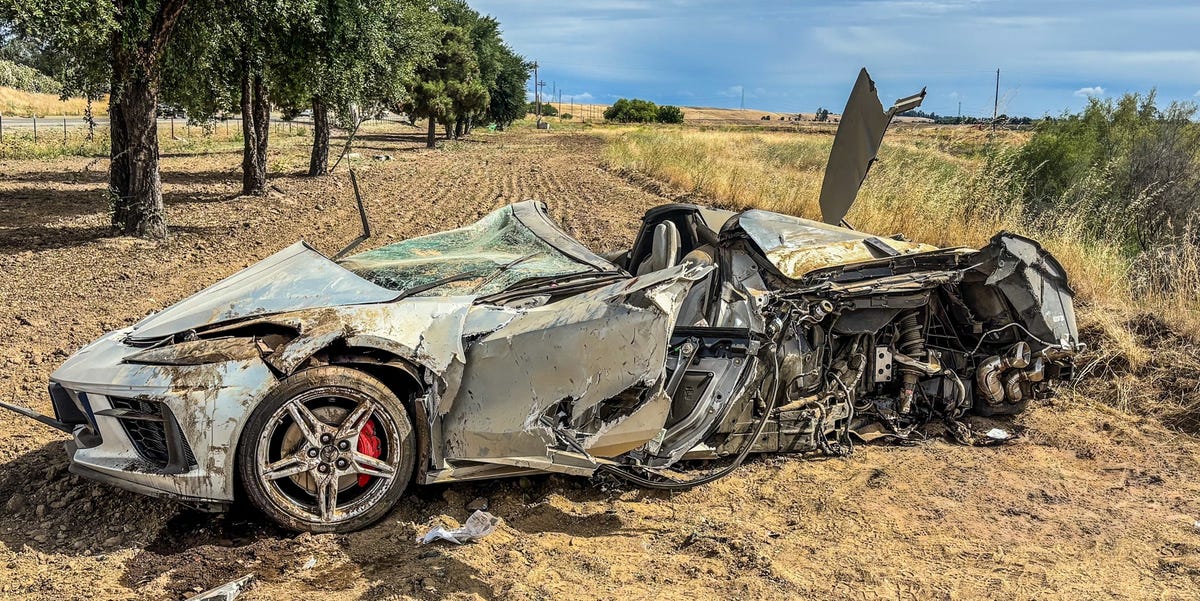 C8 Corvette goes flying 'hundreds of feet' in California crash, cops ...