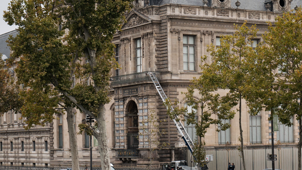 Heeft grote roof in Louvre link met België? Dieven in ons land opgepakt ...