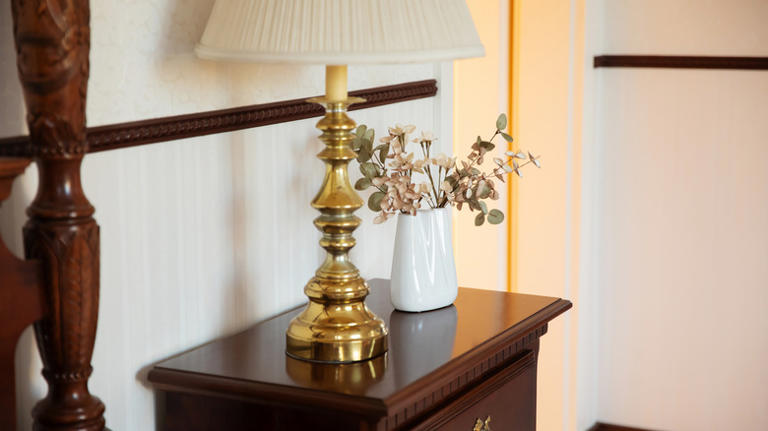 People used to see this decor as outdated junk — now it's vintage ...
