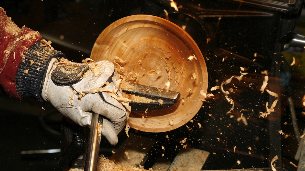 Master the art of safe bowl turning