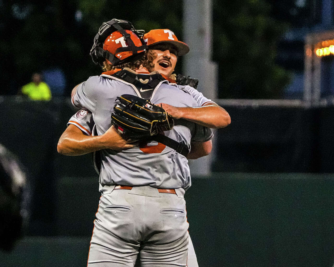 Texas baseball takes its best punch, looks ready for Oregon's NCAA ...