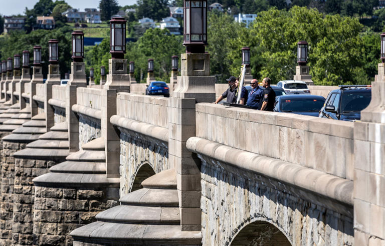 Person dies after jumping off Harrisburg bridge into Susquehanna River
