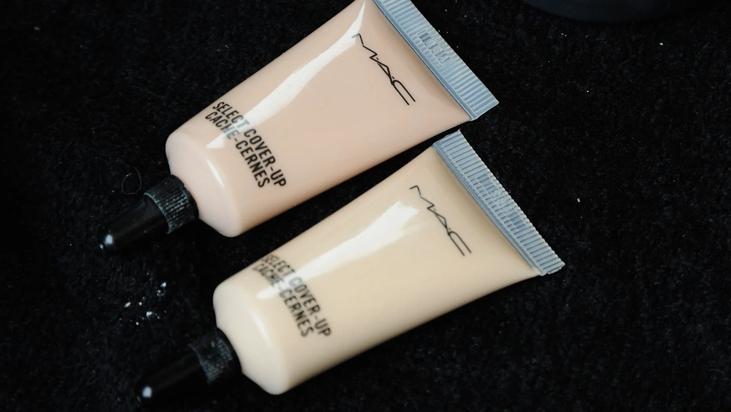 Powder foundation hacks for flawless all-day wear