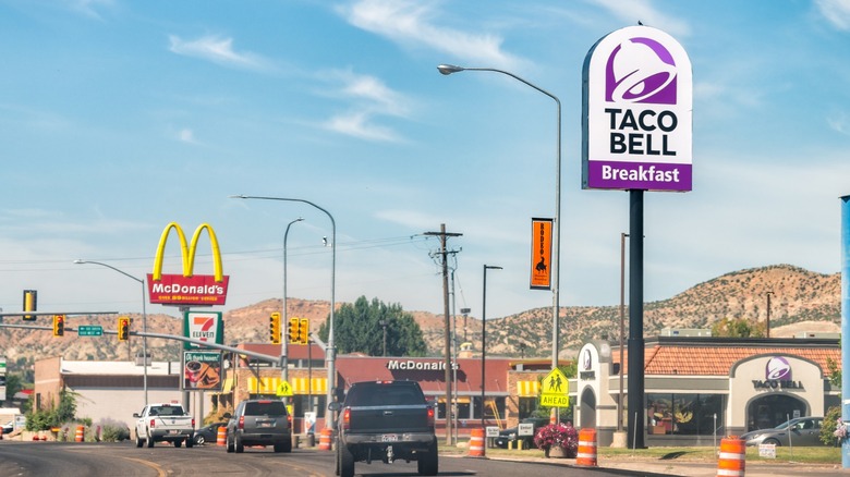 The 3 fast food chains with the highest overall sales in 2026 so far