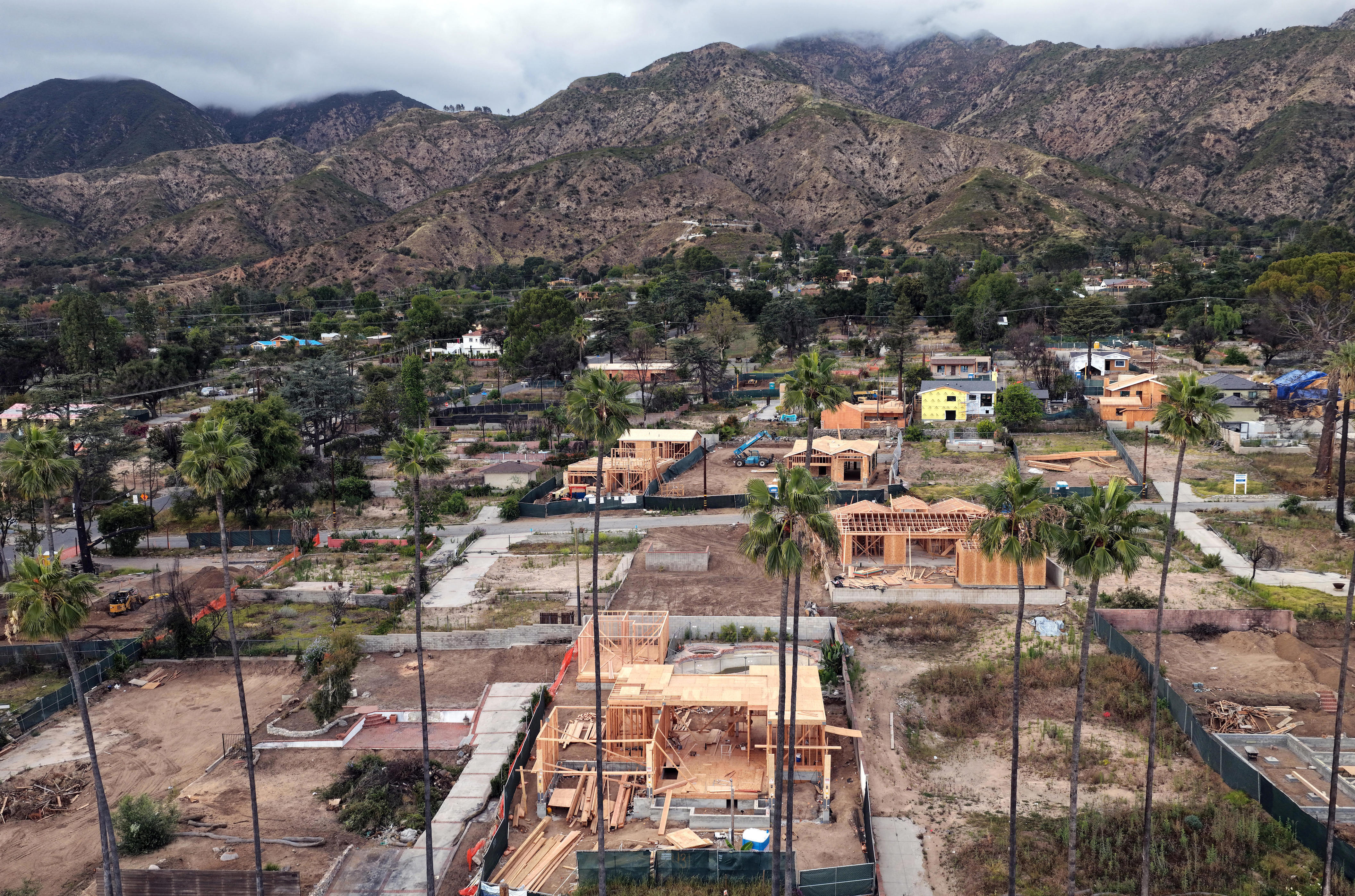 Study finds carcinogenic chromium-6 near Palisades, Eaton fire cleanup zone