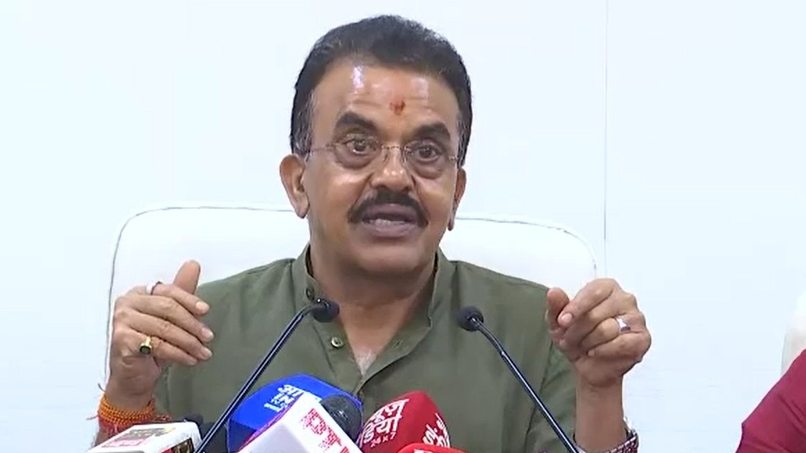 Eligible hawkers harassed in name of Bangladeshi crackdown, says Sanjay ...