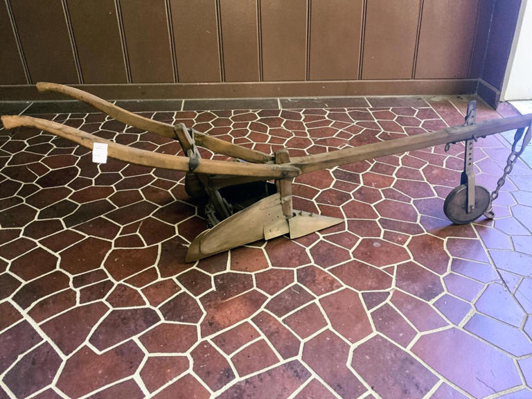 Want to own memorabilia from Spaghetti Warehouse? Here's how