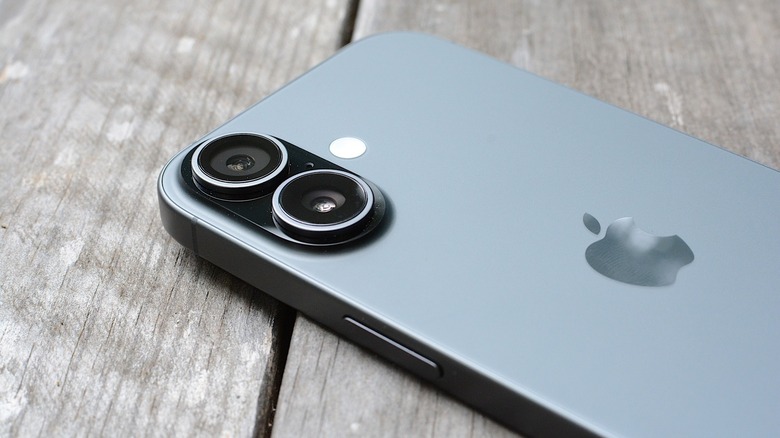 Apple said to be talking to Intel and Samsung about building key device ...