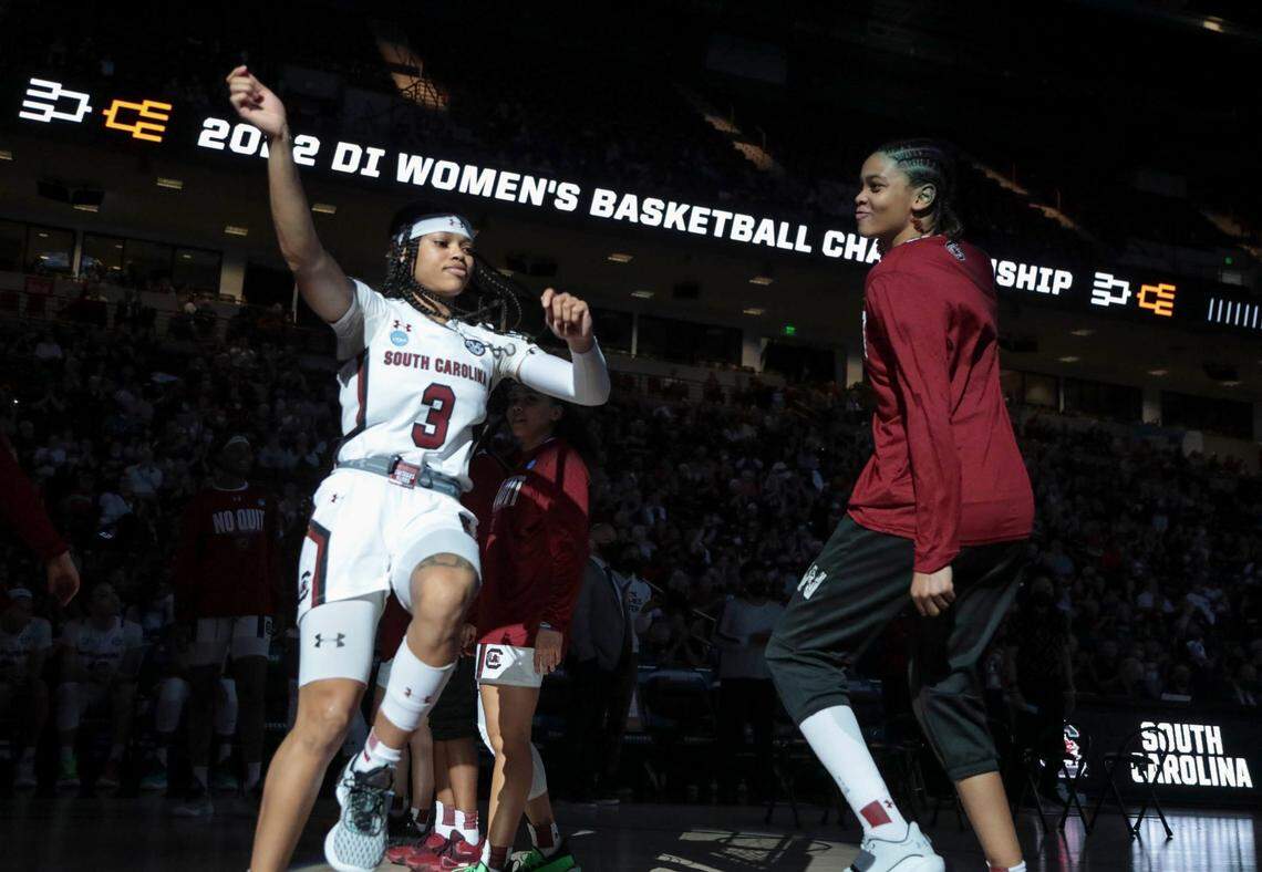 Aliyah Boston is best the USC WBB player to wear No. 4. What about 00-10?