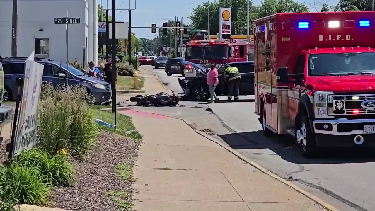 Motorcycle, car crash in Rock Island