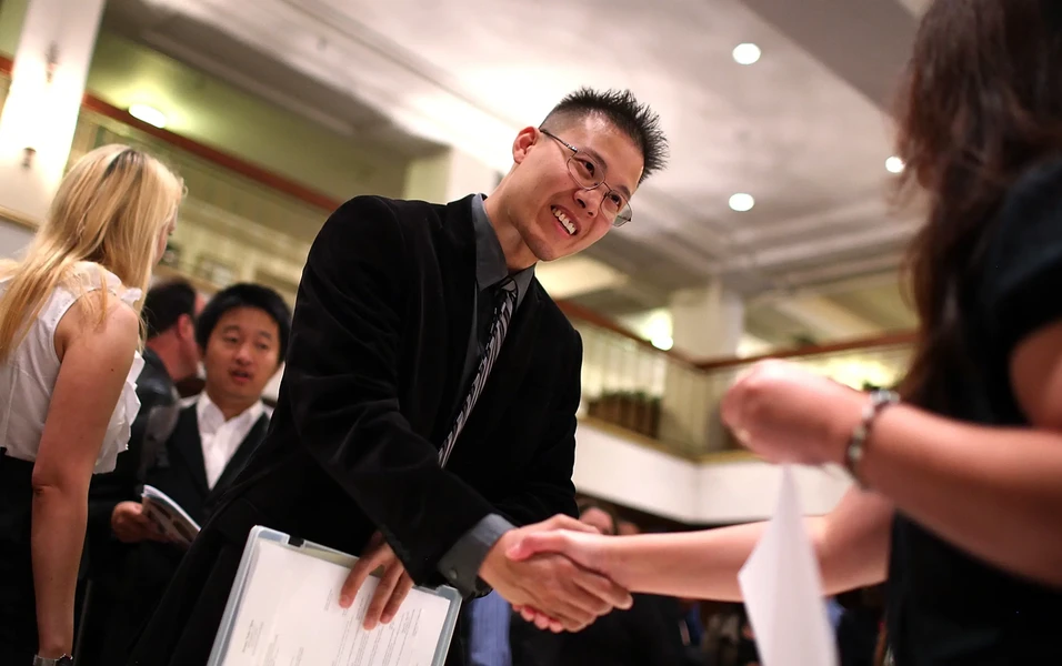 Level up your job hunt with Handshake tips