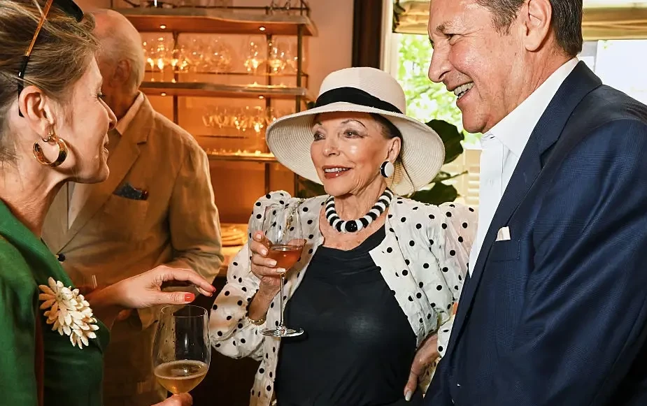 Joan Collins’ vintage polka dots spotlight ageless style influence