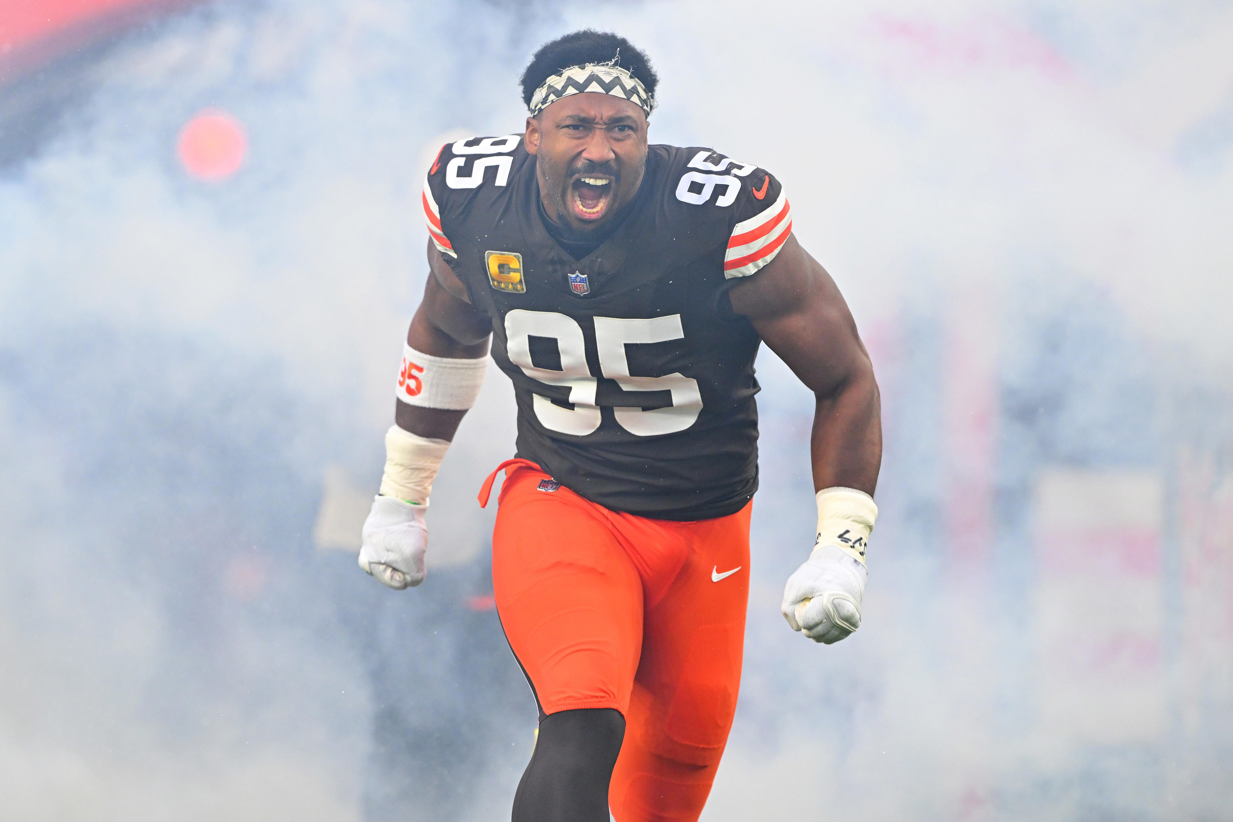 Rams land Myles Garrett in stunning trade with Browns: Live updates