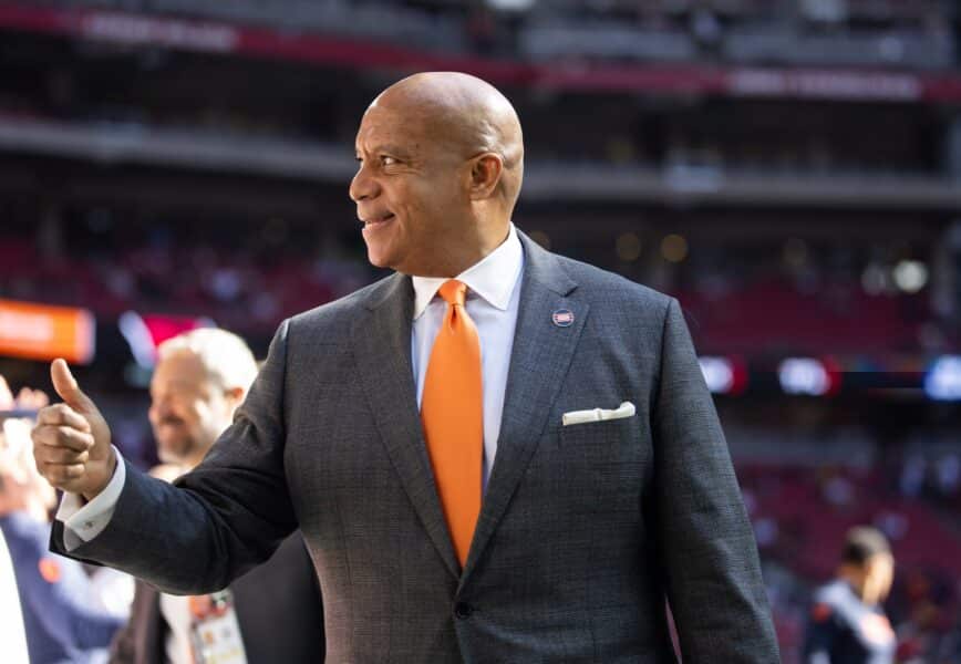 Fire Kevin Warren: Chicago Bears fans want team president/CEO Kevin ...