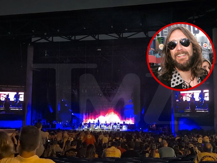The Black Crowes booed for dissing crowd chanting 'USA'