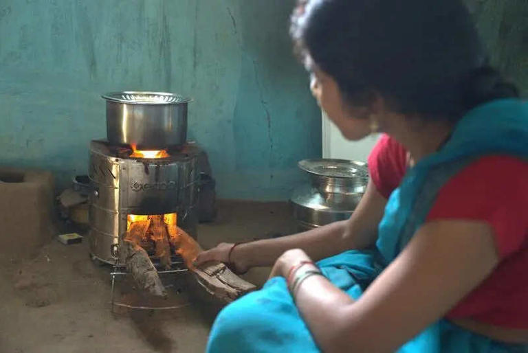 Gadchiroli talukas receive 20,000 smokeless chulhas