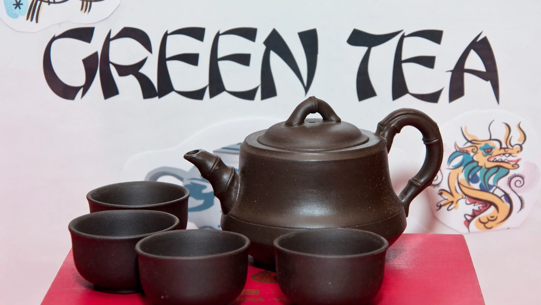 Yerba mate or green tea for your afternoon boost