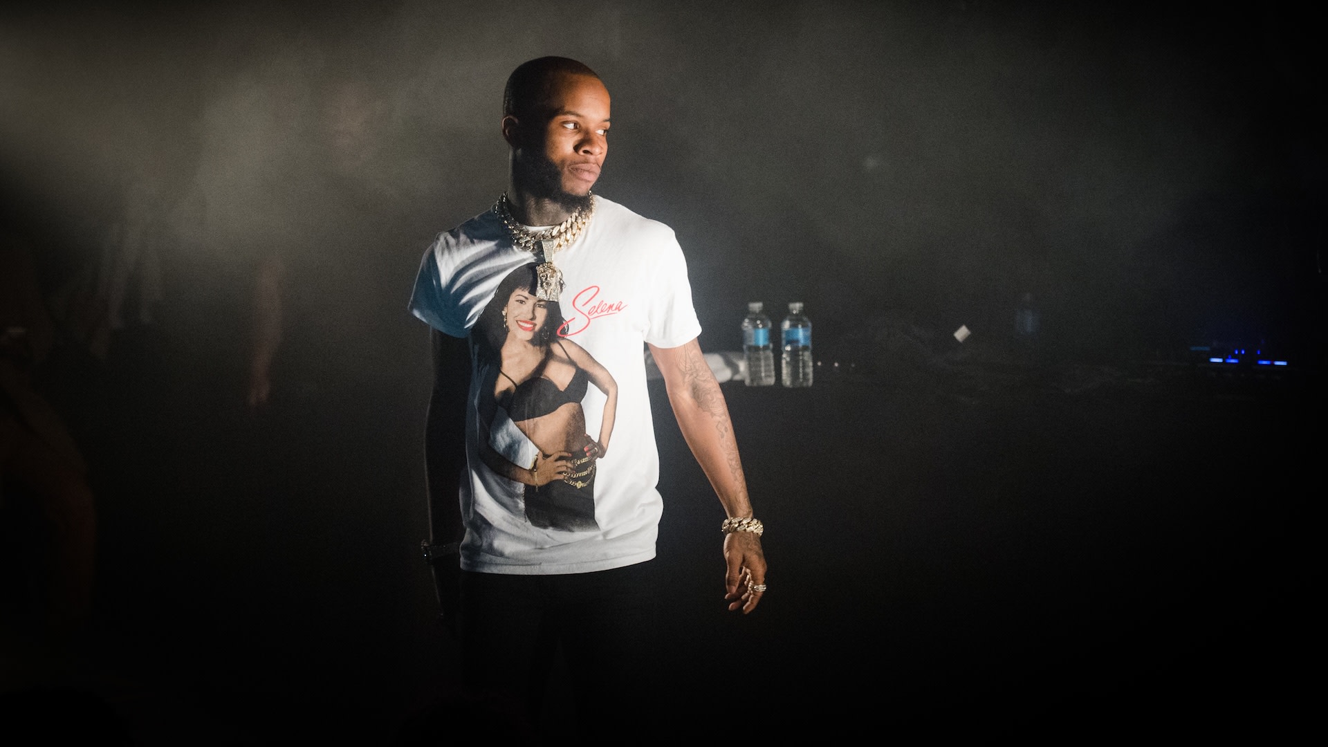 Tory Lanez requests restraining order against prison guard, claims threats