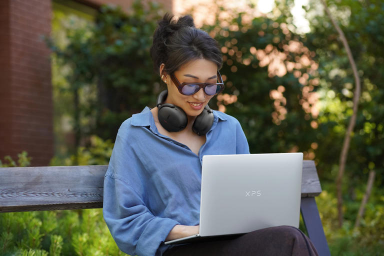 Dell's new XPS 13 is directly targeting the MacBook Neo
