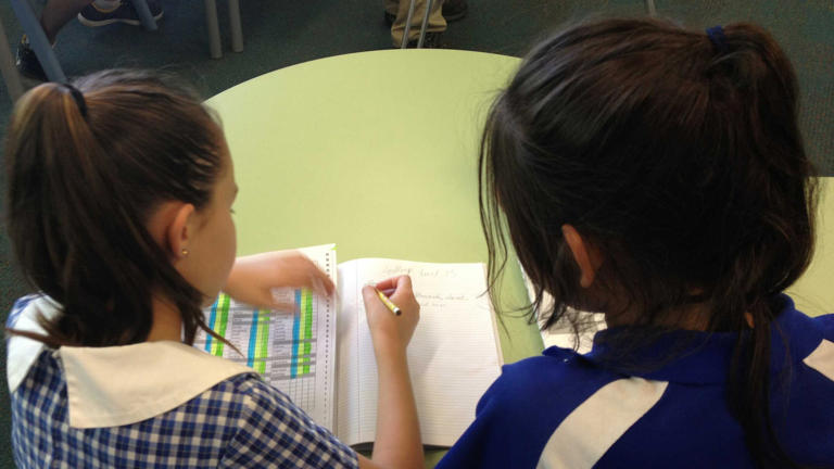 Year 3 NAPLAN tests stolen from FedEx van in Melbourne
