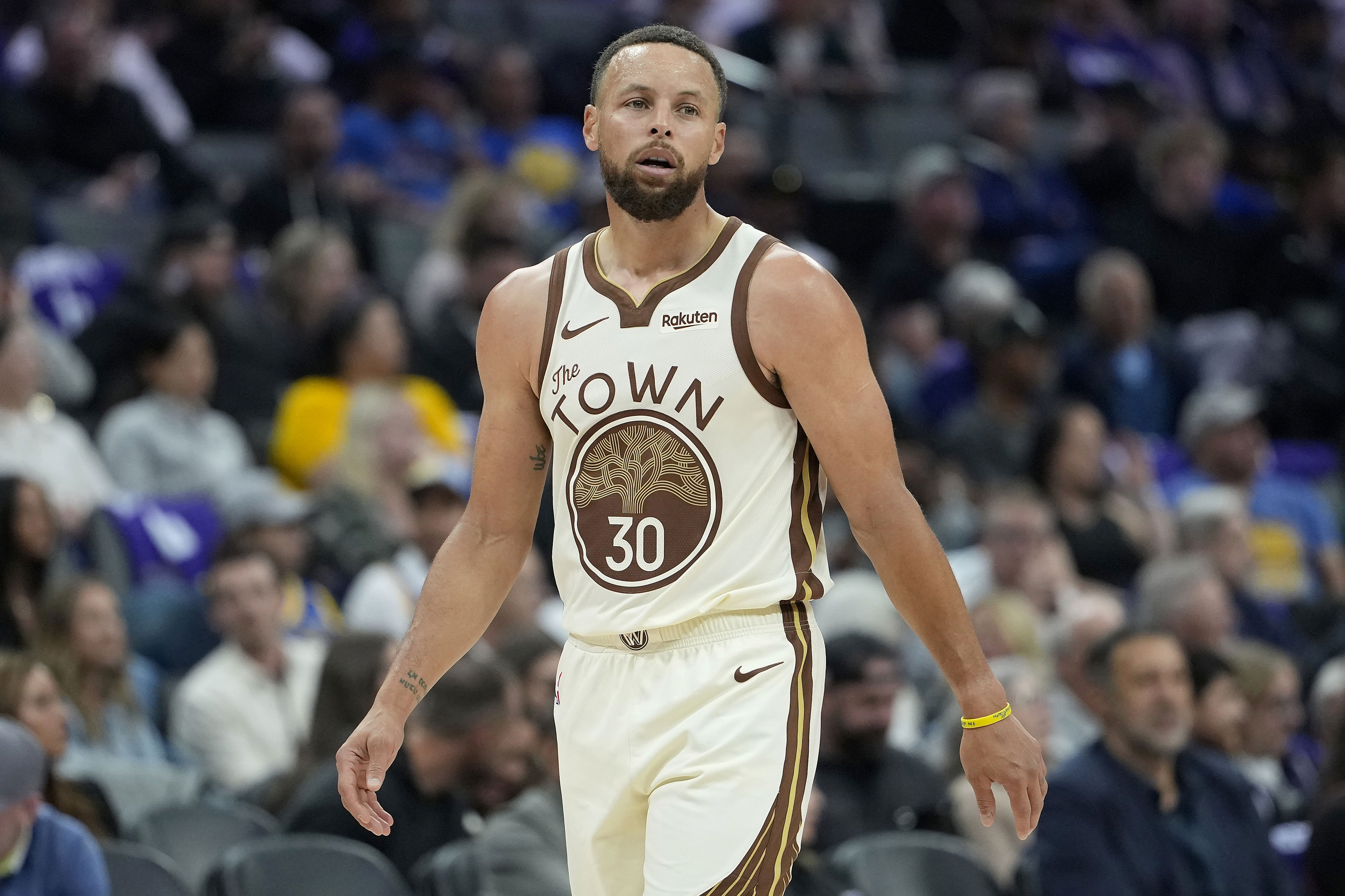 Stephen Curry signs new shoe deal with Chinese company Li-Ning after ...